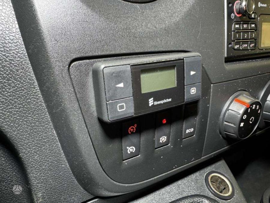 White Renault Master 2019 in Radviliskis, with an engine capacity of 2.30 L and mileage of 158 thousand km for 18089 €, photo 16 on AUTOMOTO.COM.LV