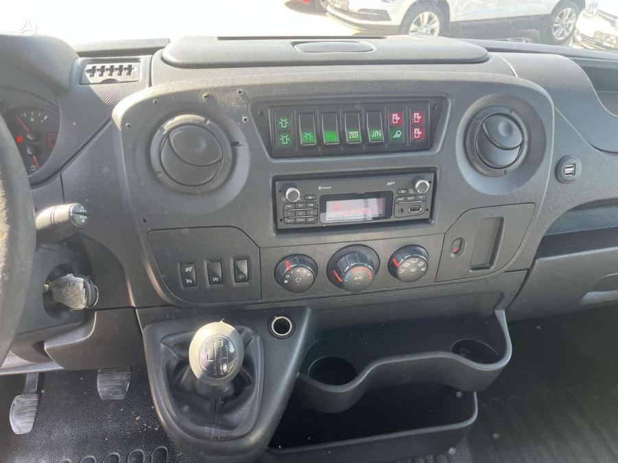 Balts Renault Master 2019 Tauragė, ar dzinēja tilpumu 2.30 L un nobraukumu 345 tūkst. km par 7900 €, foto 18 vietnē AUTOMOTO.COM.LV