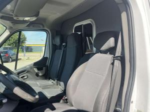 Balts Renault Master 2019 Tauragė, ar dzinēja tilpumu 2.30 L un nobraukumu 345 tūkst. km par 7900 €, foto 22 vietnē AUTOMOTO.COM.LV