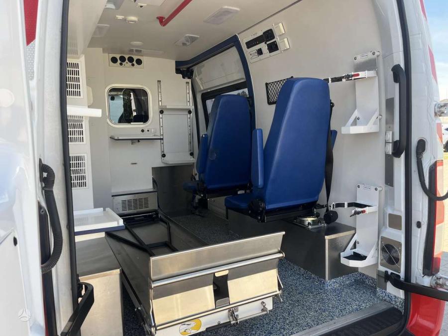 Balts Renault Master 2019 Tauragė, ar dzinēja tilpumu 2.30 L un nobraukumu 345 tūkst. km par 7900 €, foto 36 vietnē AUTOMOTO.COM.LV