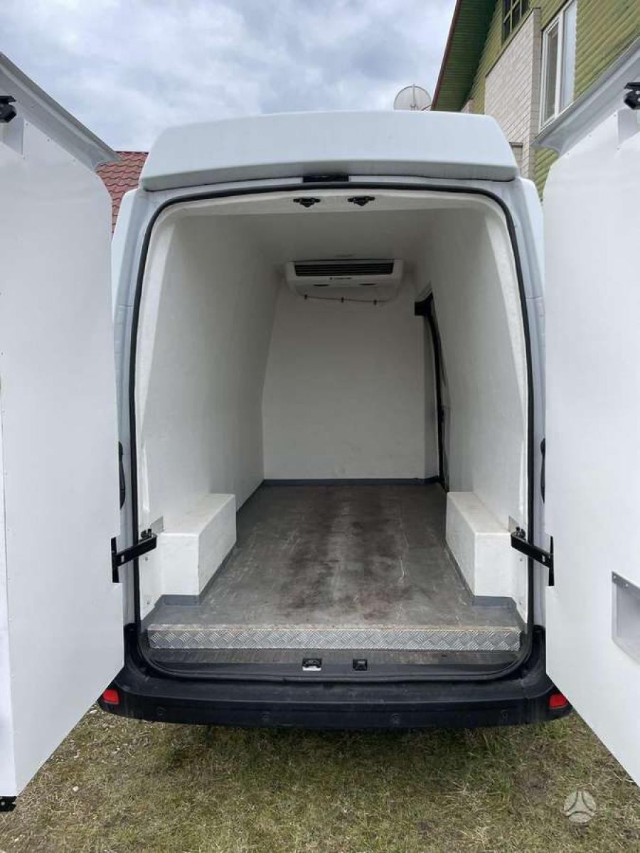 Balts Renault Master 2019 Kauņa, ar dzinēja tilpumu 2.30 L un nobraukumu 80 tūkst. km par 12000 €, foto 3 vietnē AUTOMOTO.COM.LV