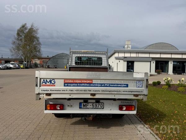 White Renault Master 2019 in Liepaja, with an engine capacity of 2.30 L and mileage of 148 thousand km for 13700 €, photo 5 on AUTOMOTO.COM.LV