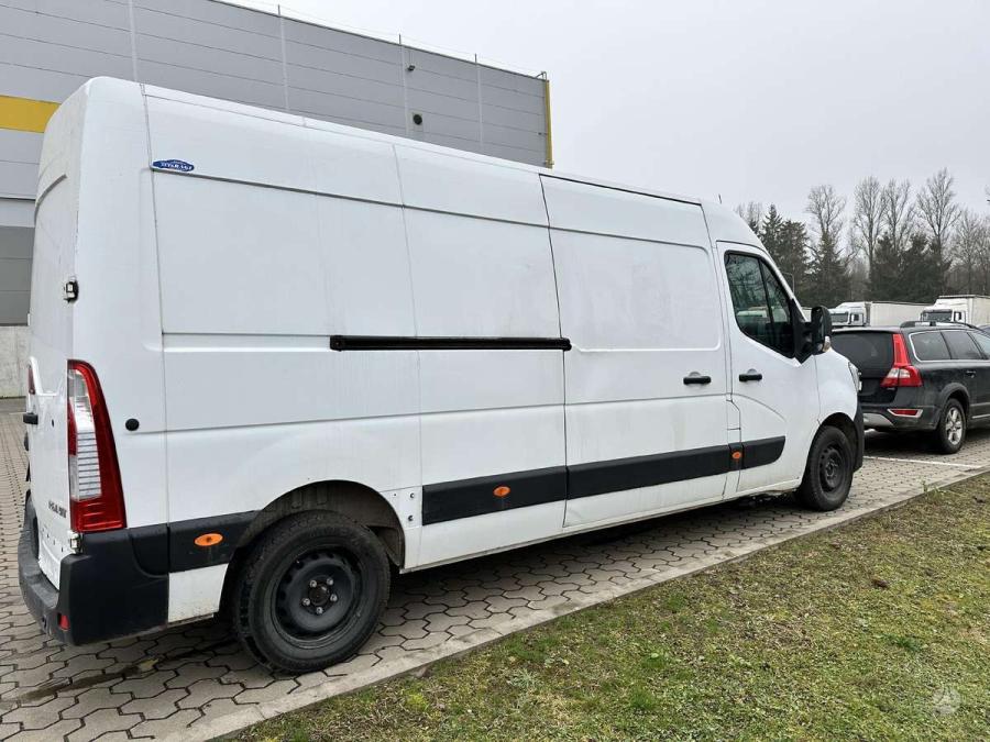 White Renault Master 2020 in Vilnius, with an engine capacity of 2.30 L and mileage of 98 thousand km for 7000 €, photo 4 on AUTOMOTO.COM.LV