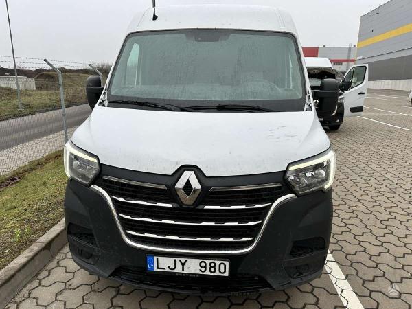 White Renault Master 2020 in Vilnius, with an engine capacity of 2.30 L and mileage of 98 thousand km for 7000 €, photo 5 on AUTOMOTO.COM.LV