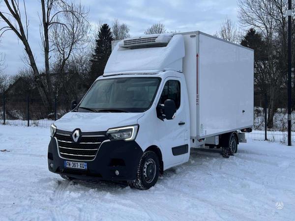 White Renault Master 2020 in Riga, with an engine capacity of 2.30 L and mileage of 217 thousand km for 17300 €, photo 2 on AUTOMOTO.COM.LV