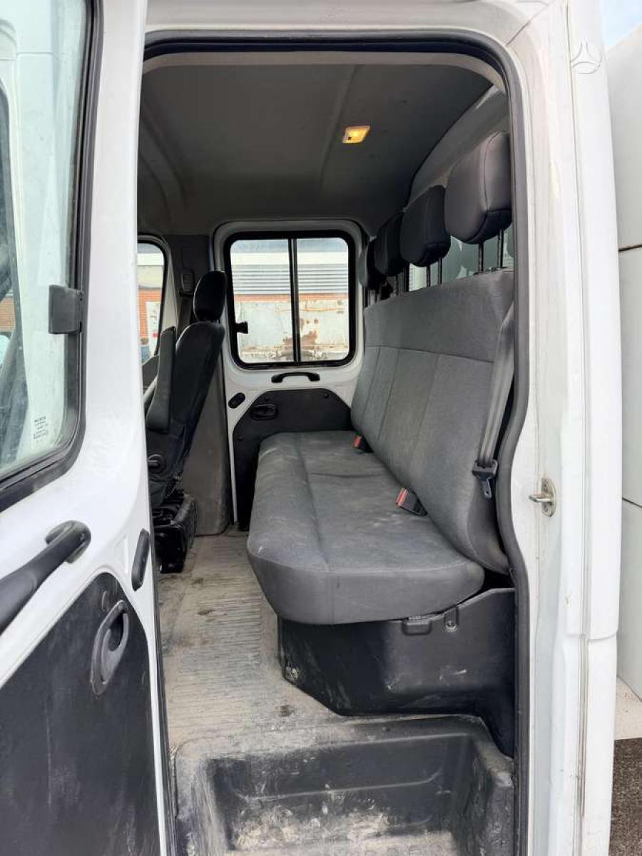 White Renault Master 2020 in Kaunas, with an engine capacity of 2.30 L and mileage of 115 thousand km for 15500 €, photo 6 on AUTOMOTO.COM.LV