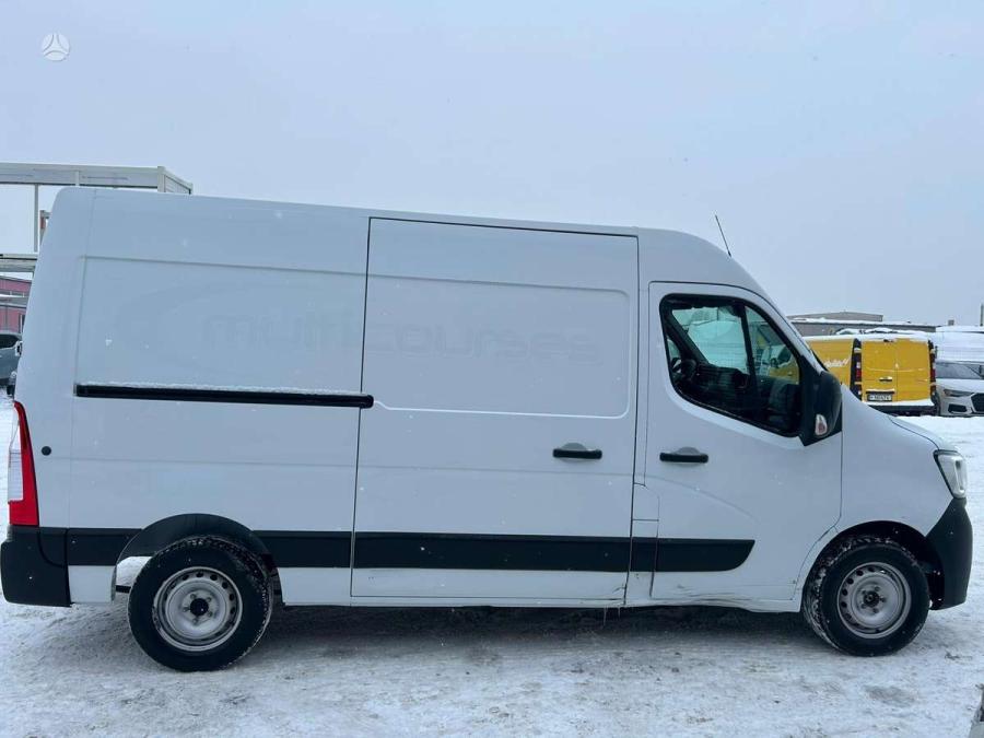 White Renault Master 2020 in Kaunas, with an engine capacity of 2.30 L and mileage of 202 thousand km for 7450 €, photo 3 on AUTOMOTO.COM.LV