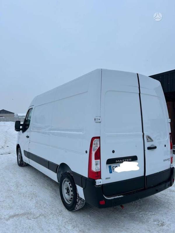 White Renault Master 2020 in Kaunas, with an engine capacity of 2.30 L and mileage of 202 thousand km for 7450 €, photo 6 on AUTOMOTO.COM.LV