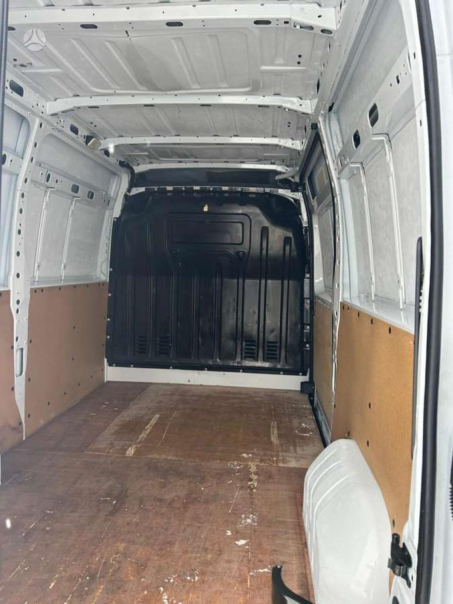 White Renault Master 2020 in Kaunas, with an engine capacity of 2.30 L and mileage of 202 thousand km for 7450 €, photo 13 on AUTOMOTO.COM.LV