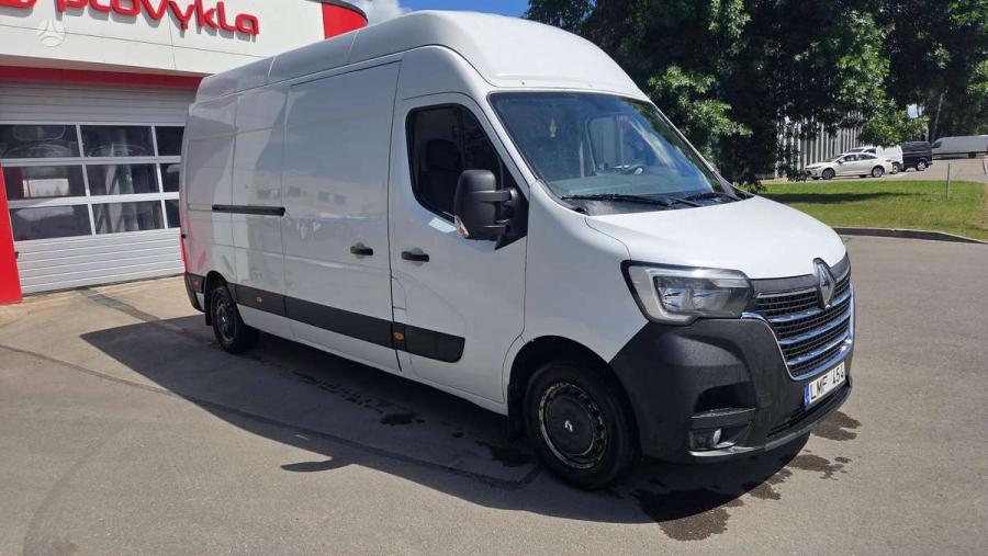 White Renault Master 2020 in Panevezys, with an engine capacity of 2.30 L and mileage of 462 thousand km for 12000 €, photo 1 on AUTOMOTO.COM.LV
