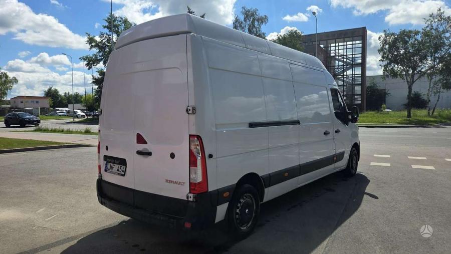 White Renault Master 2020 in Panevezys, with an engine capacity of 2.30 L and mileage of 462 thousand km for 12000 €, photo 5 on AUTOMOTO.COM.LV