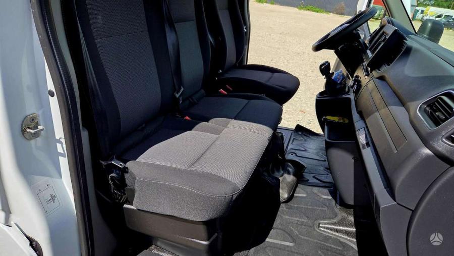 White Renault Master 2020 in Siauliai, with an engine capacity of 2.30 L and mileage of 315 thousand km for 10700 €, photo 9 on AUTOMOTO.COM.LV