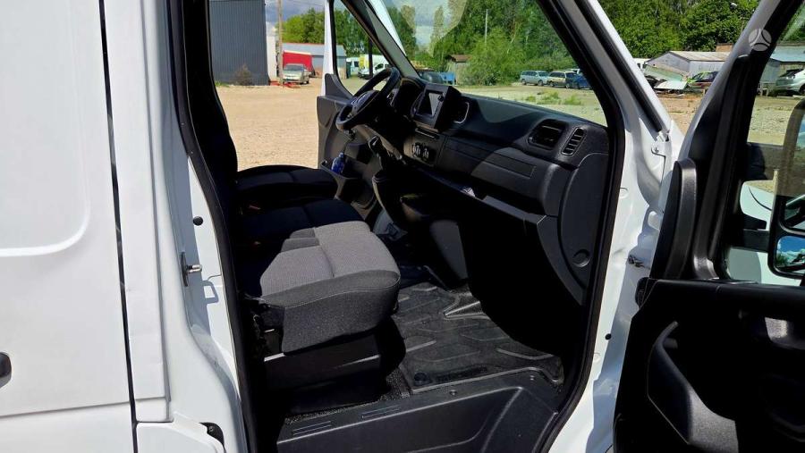 White Renault Master 2020 in Siauliai, with an engine capacity of 2.30 L and mileage of 315 thousand km for 10700 €, photo 12 on AUTOMOTO.COM.LV