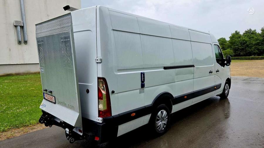 White Renault Master 2020 in Siauliai, with an engine capacity of 2.30 L and mileage of 315 thousand km for 10700 €, photo 19 on AUTOMOTO.COM.LV