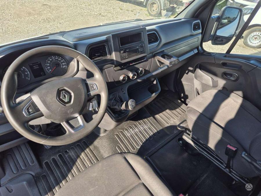 White Renault Master 2020 in Kaunas, with an engine capacity of 2.30 L and mileage of 187 thousand km for 14220 €, photo 9 on AUTOMOTO.COM.LV