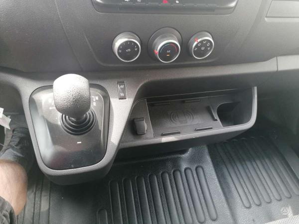 Balts Renault Master 2020 Tauragė, ar dzinēja tilpumu 2.30 L un nobraukumu 309 tūkst. km par 9850 €, foto 9 vietnē AUTOMOTO.COM.LV