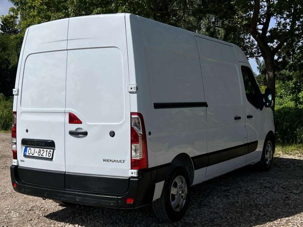 White Renault Master 2020 in Riga, with an engine capacity of 2.30 L and mileage of 219 thousand km for 11580 €, photo 7 on AUTOMOTO.COM.LV