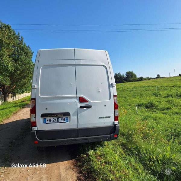 White Renault Master 2020 in Taurage, with an engine capacity of 2.30 L and mileage of 350 thousand km for 8900 €, photo 6 on AUTOMOTO.COM.LV