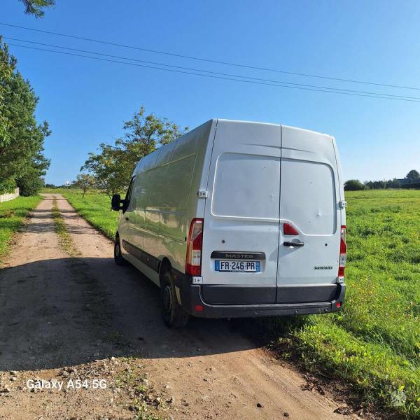 White Renault Master 2020 in Taurage, with an engine capacity of 2.30 L and mileage of 350 thousand km for 8900 €, photo 7 on AUTOMOTO.COM.LV