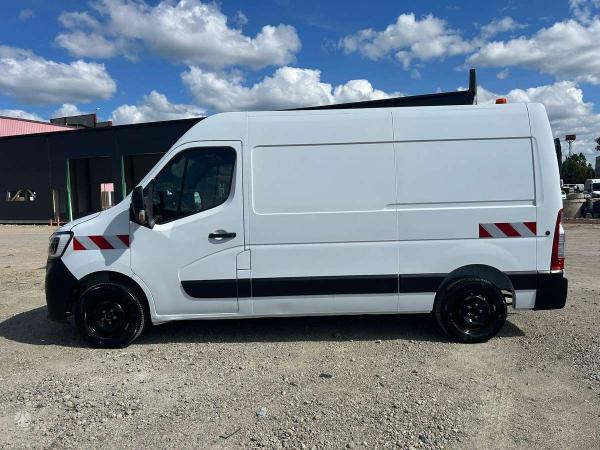 White Renault Master 2020 in Kaunas, with an engine capacity of 2.30 L and mileage of 238 thousand km for 7950 €, photo 6 on AUTOMOTO.COM.LV