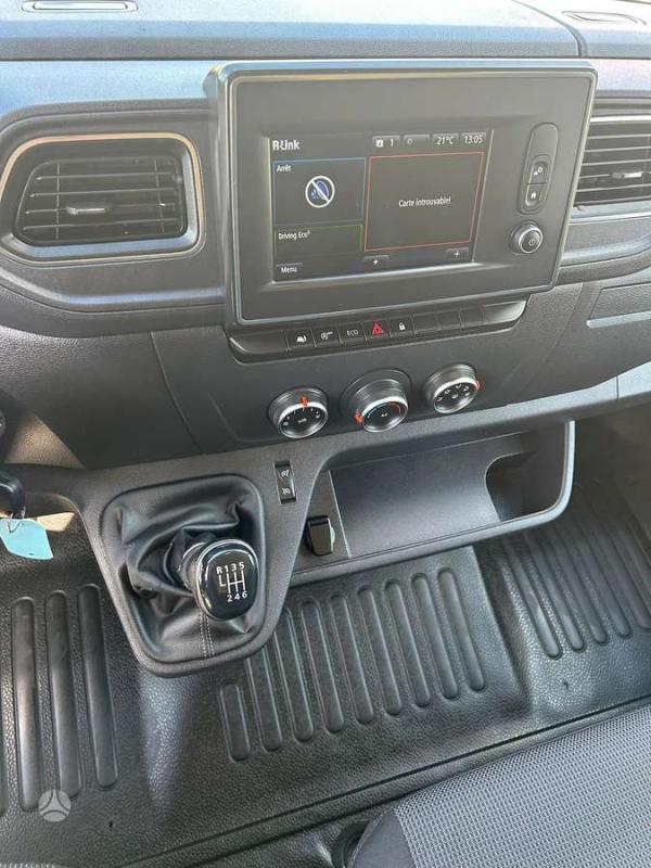 White Renault Master 2020 in Kaunas, with an engine capacity of 2.30 L and mileage of 238 thousand km for 7950 €, photo 11 on AUTOMOTO.COM.LV
