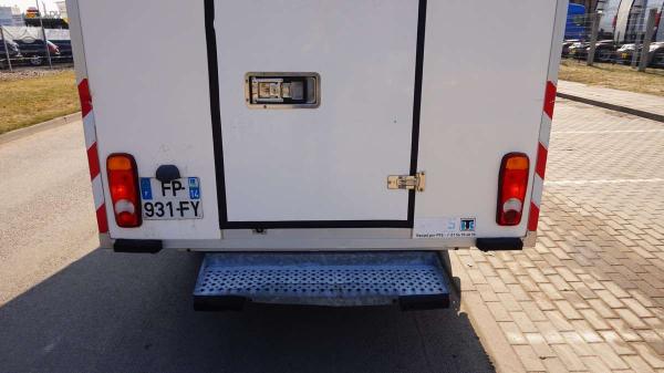 White Renault Master 2020 in Vilnius, with an engine capacity of 2.30 L and mileage of 196 thousand km for 6200 €, photo 8 on AUTOMOTO.COM.LV