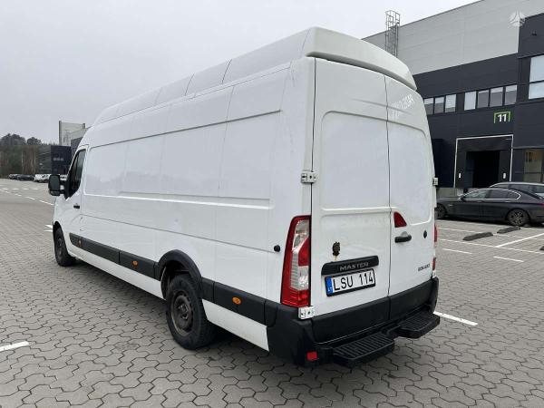 White Renault Master 2021 in Vilnius, with an engine capacity of 2.30 L and mileage of 248 thousand km for 11495 €, photo 6 on AUTOMOTO.COM.LV