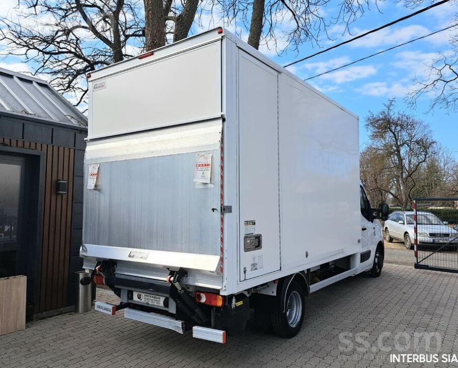 White Renault Master 2021 in Riga, with an engine capacity of 2.30 L and mileage of 0 thousand km for 26499 €, photo 4 on AUTOMOTO.COM.LV