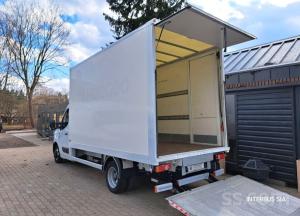 White Renault Master 2021 in Riga, with an engine capacity of 2.30 L and mileage of 0 thousand km for 26499 €, photo 13 on AUTOMOTO.COM.LV