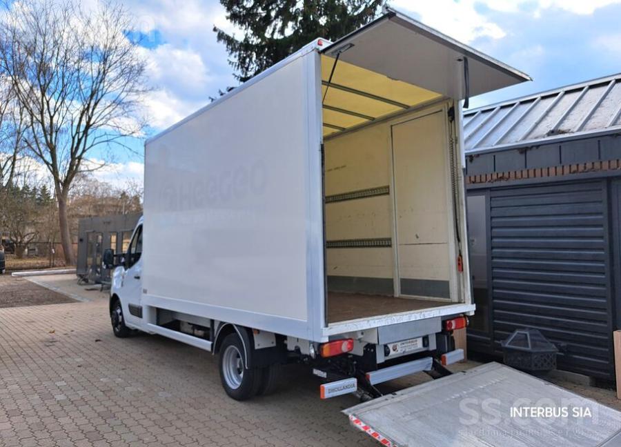 White Renault Master 2021 in Riga, with an engine capacity of 2.30 L and mileage of 0 thousand km for 26499 €, photo 13 on AUTOMOTO.COM.LV