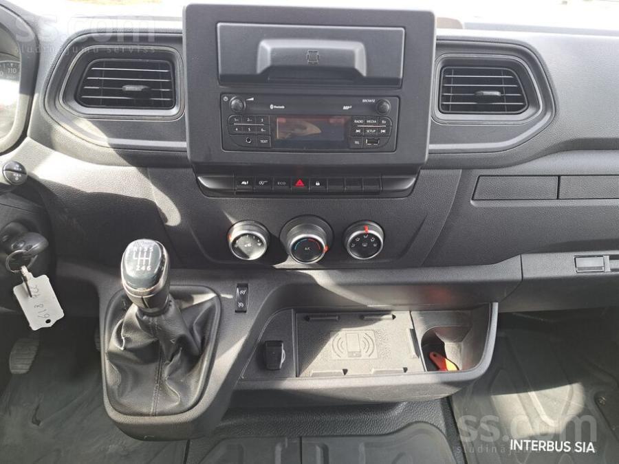 White Renault Master 2021 in Riga, with an engine capacity of 2.30 L and mileage of 0 thousand km for 26499 €, photo 17 on AUTOMOTO.COM.LV