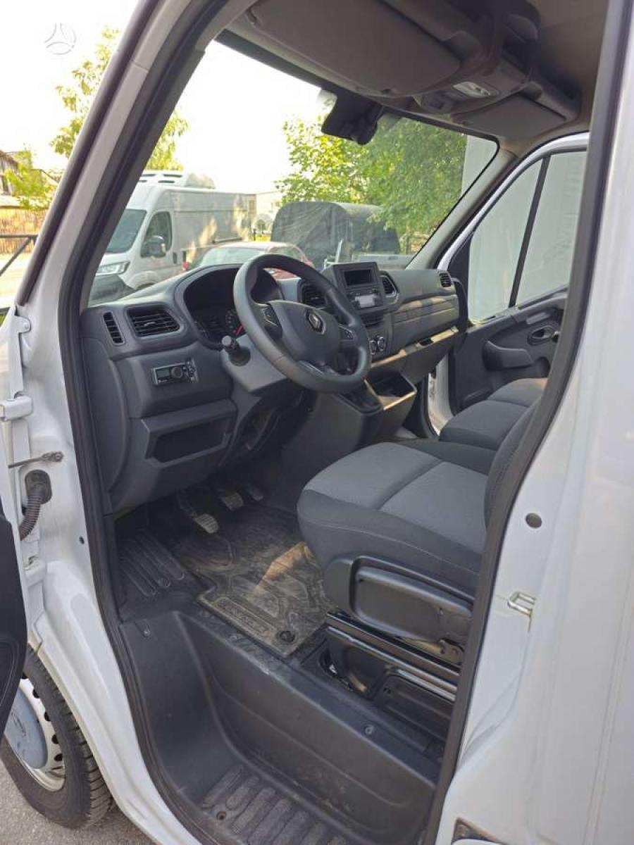 White Renault Master 2021 in Vilnius, with an engine capacity of 2.30 L and mileage of 3 thousand km for 35695 €, photo 15 on AUTOMOTO.COM.LV