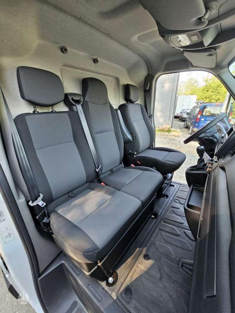 White Renault Master 2021 in Vilnius, with an engine capacity of 2.30 L and mileage of 3 thousand km for 35695 €, photo 19 on AUTOMOTO.COM.LV