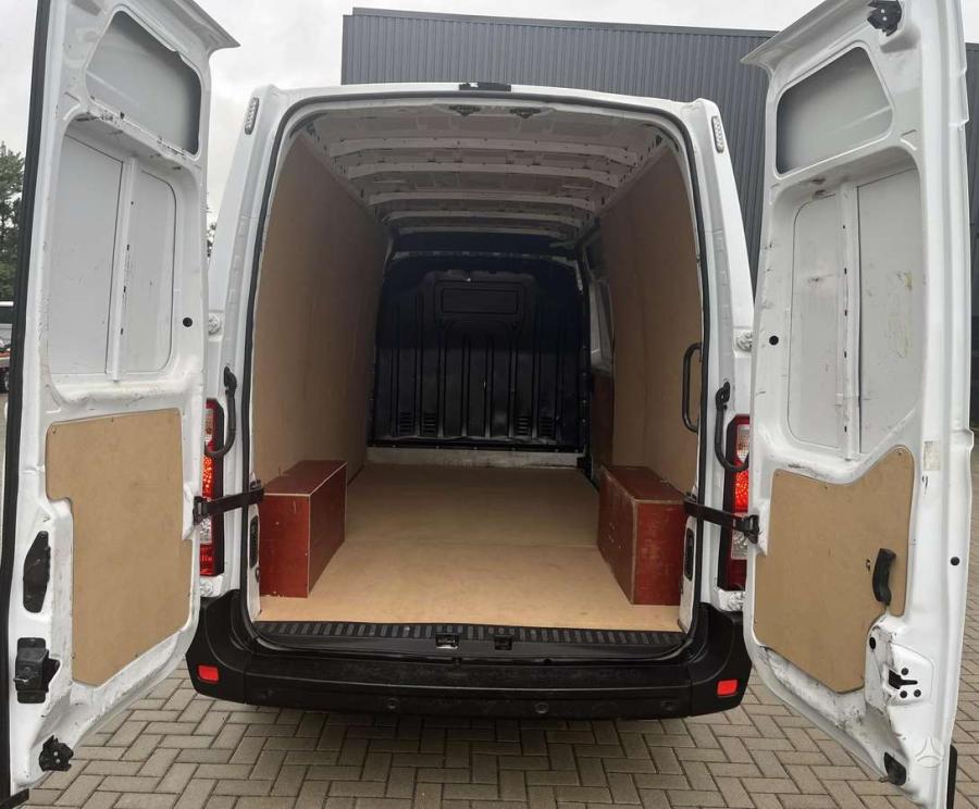 Balts Renault Master 2021 Tauragė, ar dzinēja tilpumu 2.30 L un nobraukumu 180 tūkst. km par 11500 €, foto 10 vietnē AUTOMOTO.COM.LV