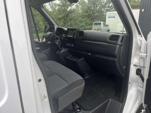 Balts Renault Master 2021 Tauragė, ar dzinēja tilpumu 2.30 L un nobraukumu 180 tūkst. km par 11500 €, foto 13 vietnē AUTOMOTO.COM.LV