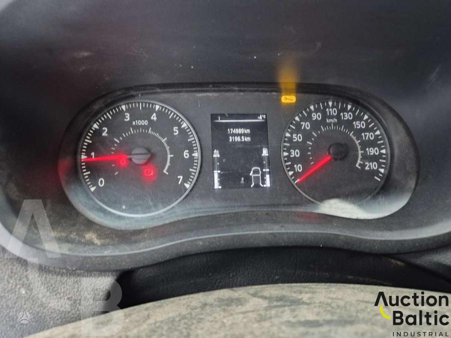 White Renault Master 2021 in Kaunas, with an engine capacity of 2.30 L and mileage of 175 thousand km for 12100 €, photo 8 on AUTOMOTO.COM.LV