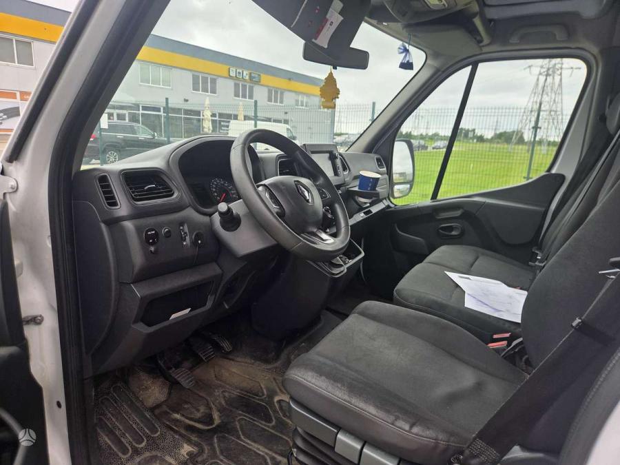 White Renault Master 2021 in Klaipeda, with an engine capacity of 0.00 L and mileage of 500 thousand km for 12950 €, photo 7 on AUTOMOTO.COM.LV
