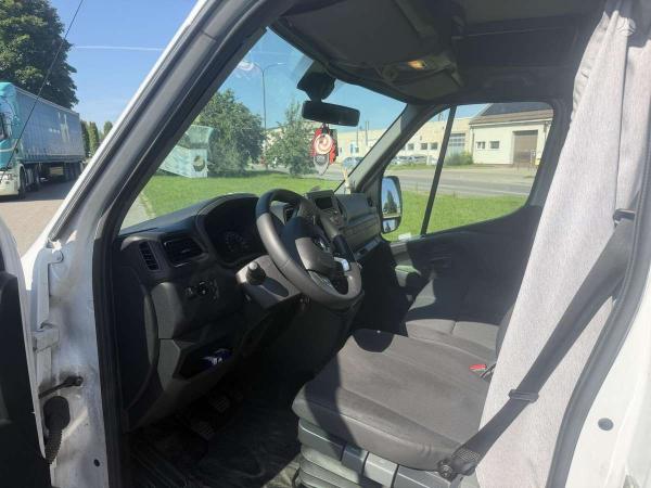 White Renault Master 2021 in Siauliai, with an engine capacity of 2.30 L and mileage of 559 thousand km for 11000 €, photo 6 on AUTOMOTO.COM.LV