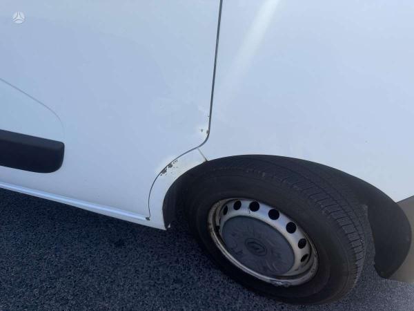 White Renault Master 2021 in Siauliai, with an engine capacity of 2.30 L and mileage of 559 thousand km for 11000 €, photo 10 on AUTOMOTO.COM.LV