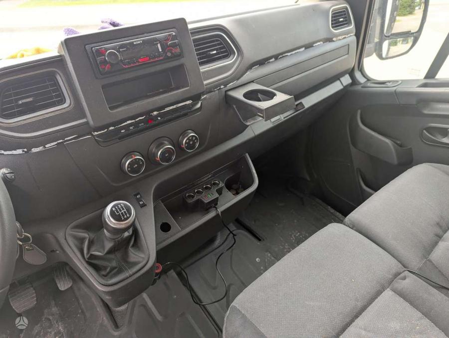 Balts Renault Master 2021 Prienai, ar dzinēja tilpumu 2.30 L un nobraukumu 520 tūkst. km par 9000 €, foto 13 vietnē AUTOMOTO.COM.LV