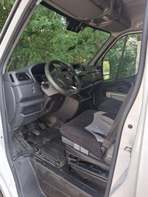 White Renault Master 2021 in Vilnius, with an engine capacity of 2.30 L and mileage of 324 thousand km for 9600 €, photo 6 on AUTOMOTO.COM.LV