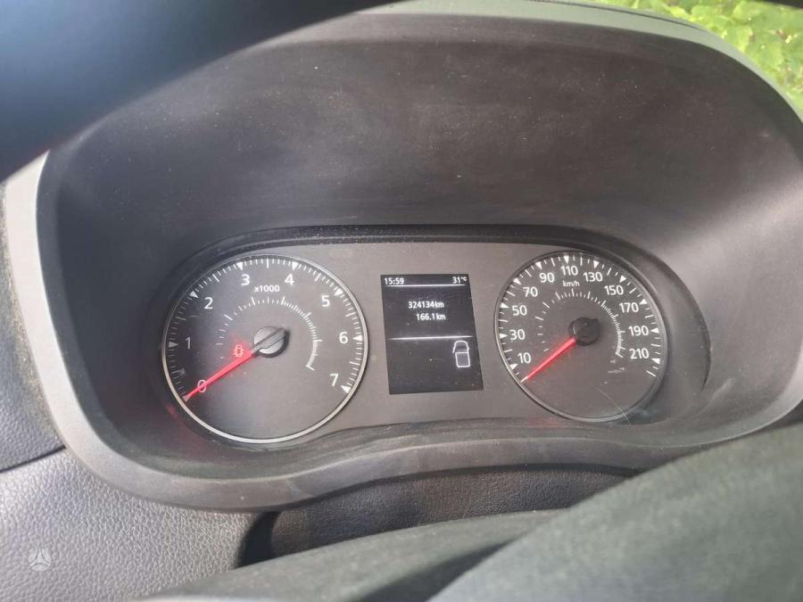 White Renault Master 2021 in Vilnius, with an engine capacity of 2.30 L and mileage of 324 thousand km for 9600 €, photo 7 on AUTOMOTO.COM.LV