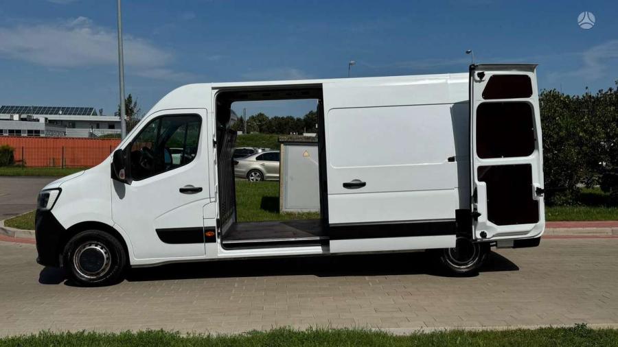 White Renault Master 2021 in Riga, with an engine capacity of 2.30 L and mileage of 170 thousand km for 13490 €, photo 8 on AUTOMOTO.COM.LV