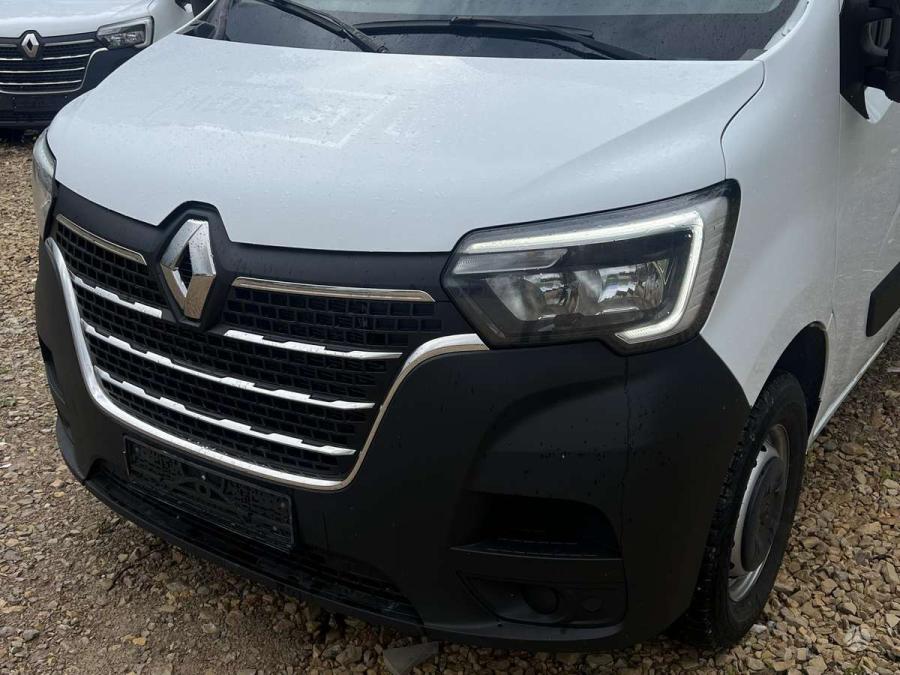 White Renault Master 2021 in Riga, with an engine capacity of 2.30 L and mileage of 178 thousand km for 16000 €, photo 5 on AUTOMOTO.COM.LV