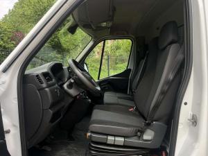 White Renault Master 2021 in Riga, with an engine capacity of 2.30 L and mileage of 178 thousand km for 16000 €, photo 10 on AUTOMOTO.COM.LV