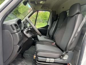 White Renault Master 2021 in Riga, with an engine capacity of 2.30 L and mileage of 178 thousand km for 16000 €, photo 11 on AUTOMOTO.COM.LV