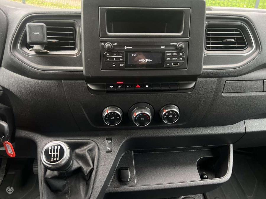White Renault Master 2021 in Riga, with an engine capacity of 2.30 L and mileage of 178 thousand km for 16000 €, photo 18 on AUTOMOTO.COM.LV