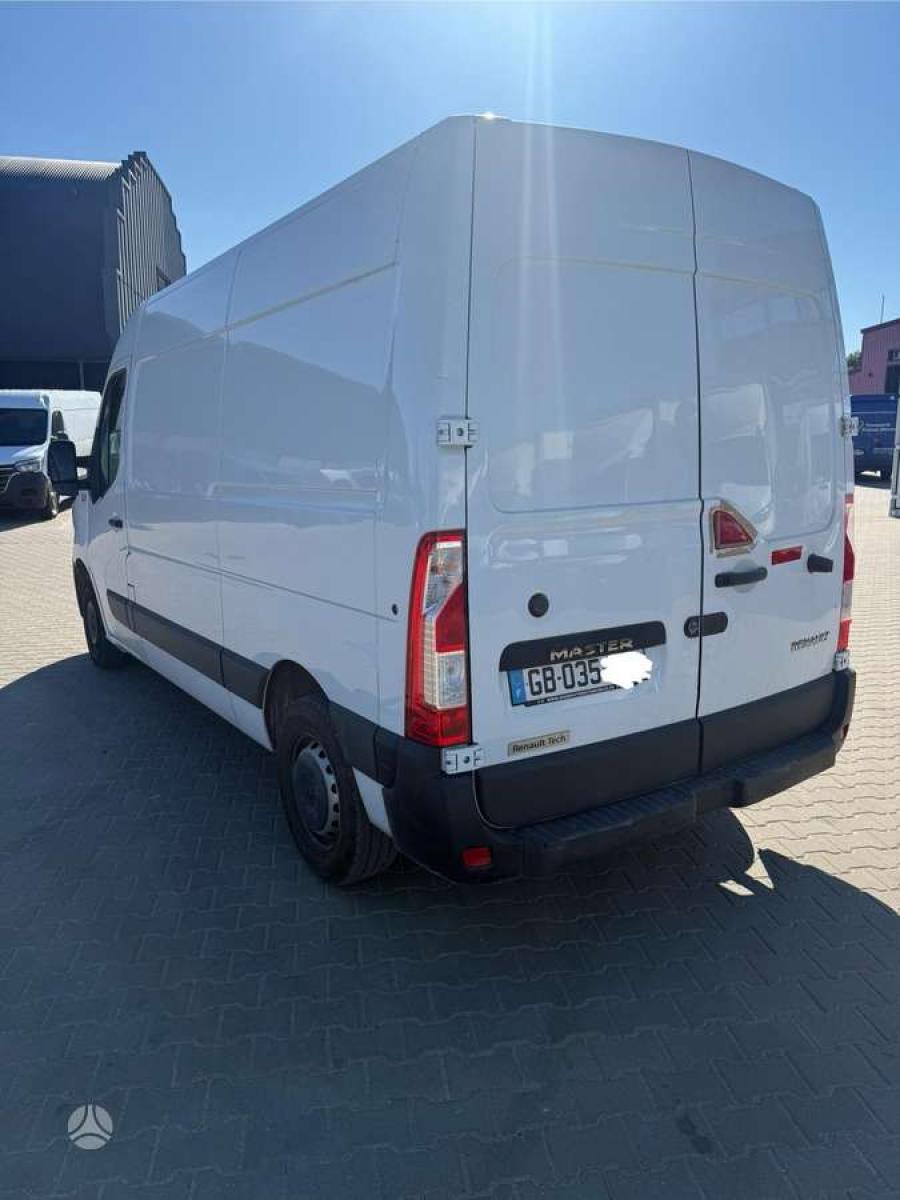 White Renault Master 2021 in Kaunas, with an engine capacity of 2.30 L and mileage of 214 thousand km for 6400 €, photo 12 on AUTOMOTO.COM.LV