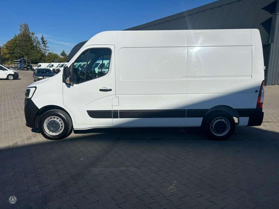 White Renault Master 2021 in Kaunas, with an engine capacity of 2.30 L and mileage of 200 thousand km for 6950 €, photo 5 on AUTOMOTO.COM.LV