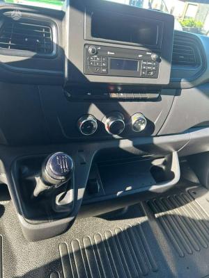 White Renault Master 2021 in Kaunas, with an engine capacity of 2.30 L and mileage of 200 thousand km for 6950 €, photo 12 on AUTOMOTO.COM.LV